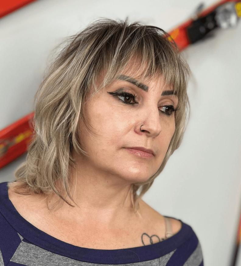 21 Beautiful Medium Shaggy Hairstyles - Inspiring Hairstyles