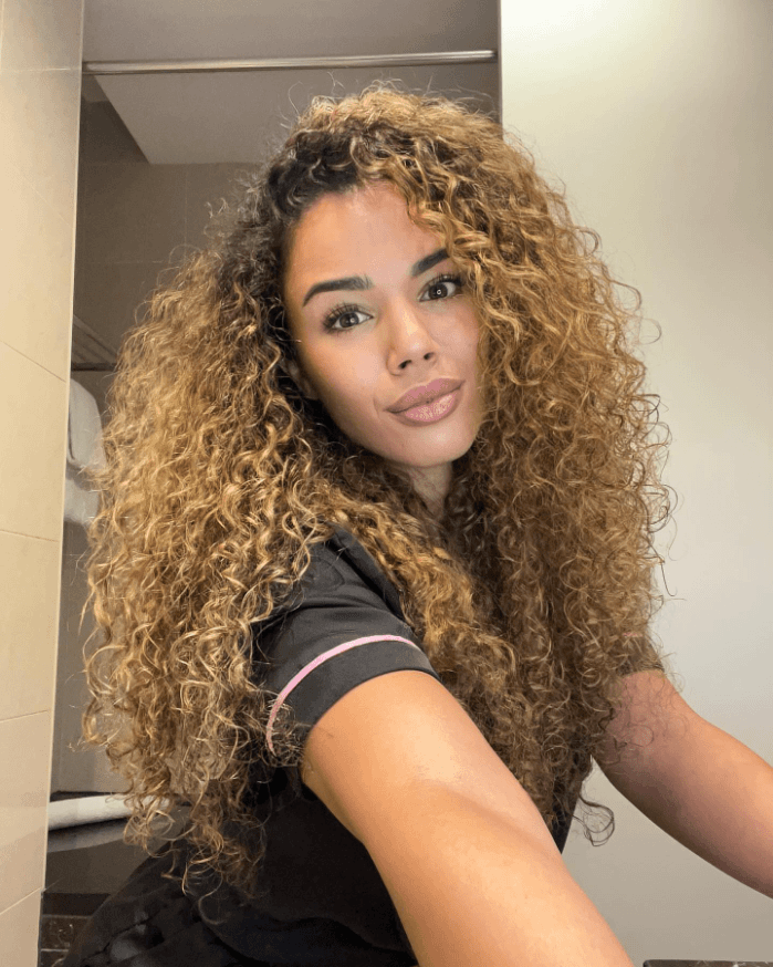39 Trendy Hairstyles For Curly Hair - Inspiring Hairstyles