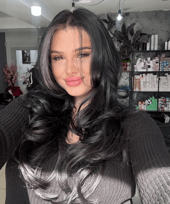 34 Butterfly Haircuts To Transform Your Look