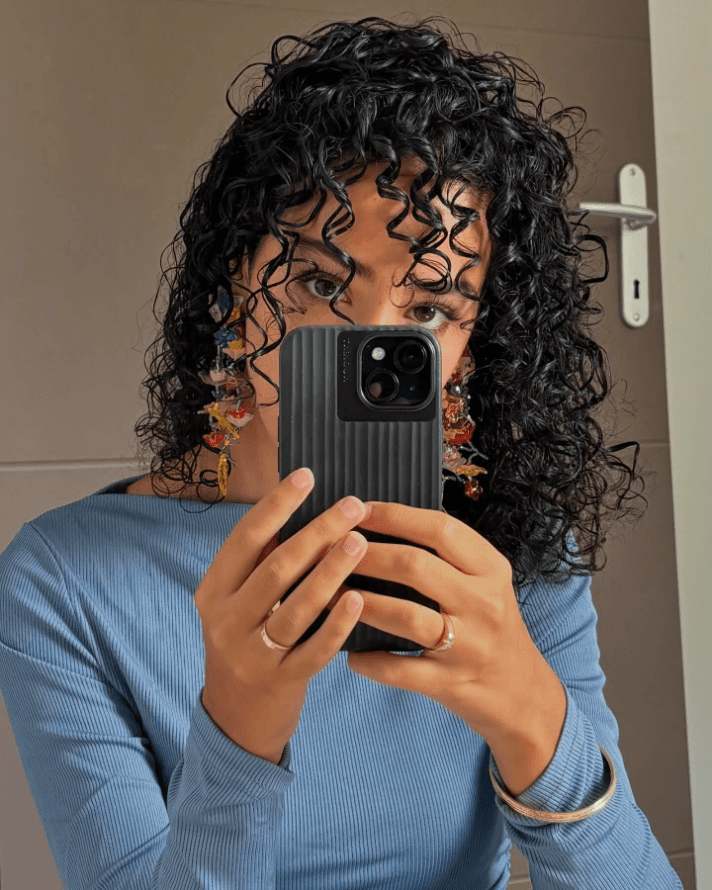 28 Curly Hairstyles For Medium Hair - Inspiring Hairstyles
