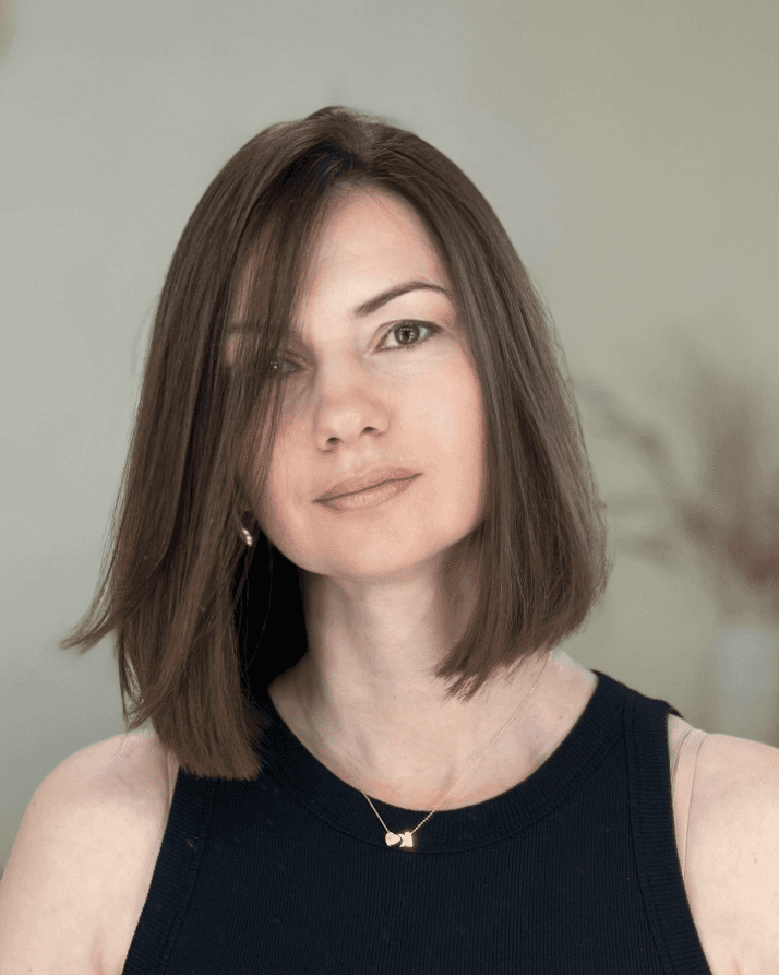 30 Short Bob Hairstyles For Sleek, Straight Hair