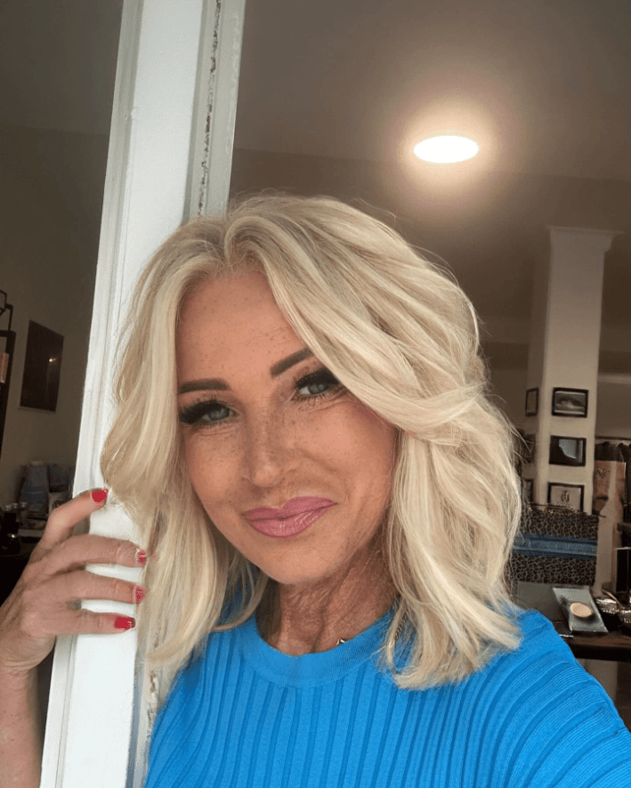 16 Must-Try Blonde Hair Trends For Women Over 60