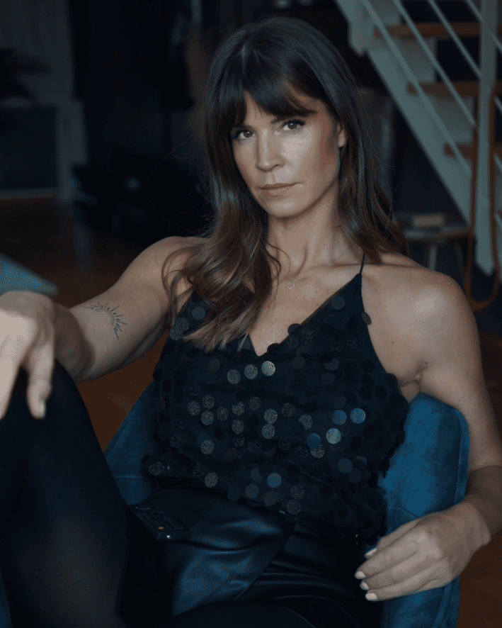 17 Holiday Hairstyles Over 60 To Celebrate In Style