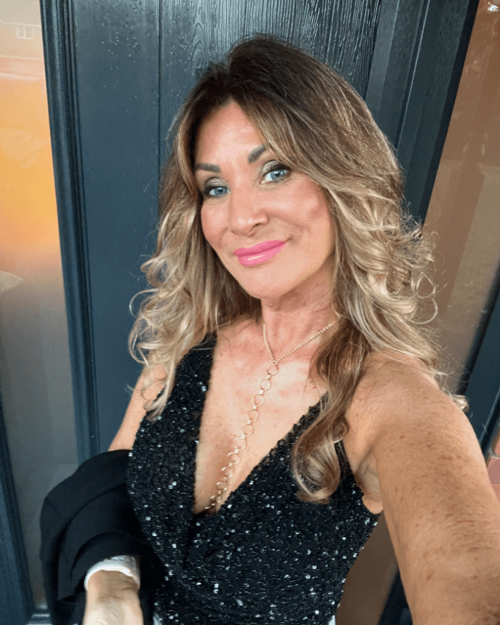 17 Holiday Hairstyles Over 60 To Celebrate In Style