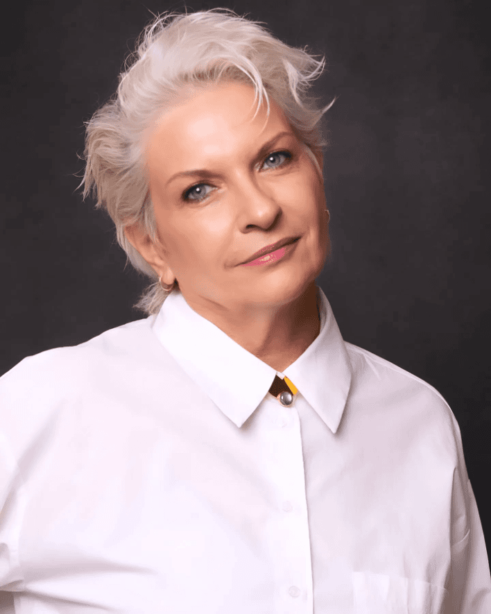21 Healthy Hair For Women Over 60 - Inspiring Hairstyles
