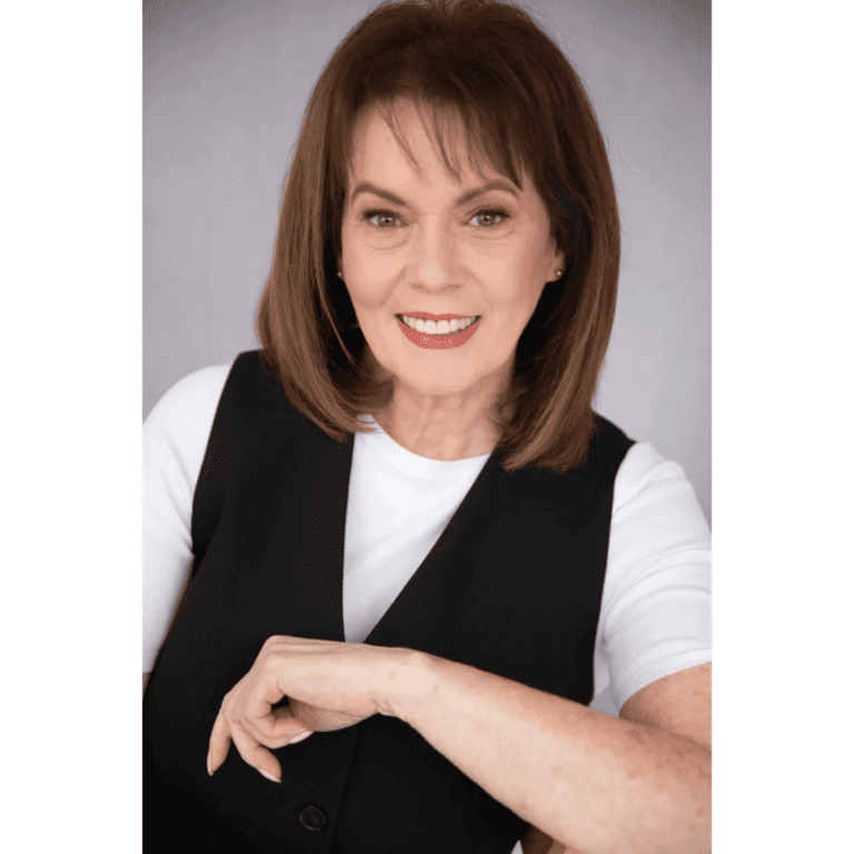 18 Fresh Summer Short Haircuts To Keep You Cool & Stylish