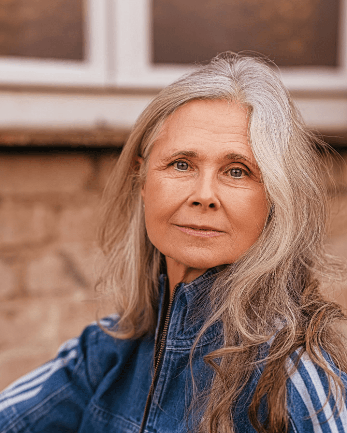 20 Light & Bouncy Flip Styles You’ll Love This Year