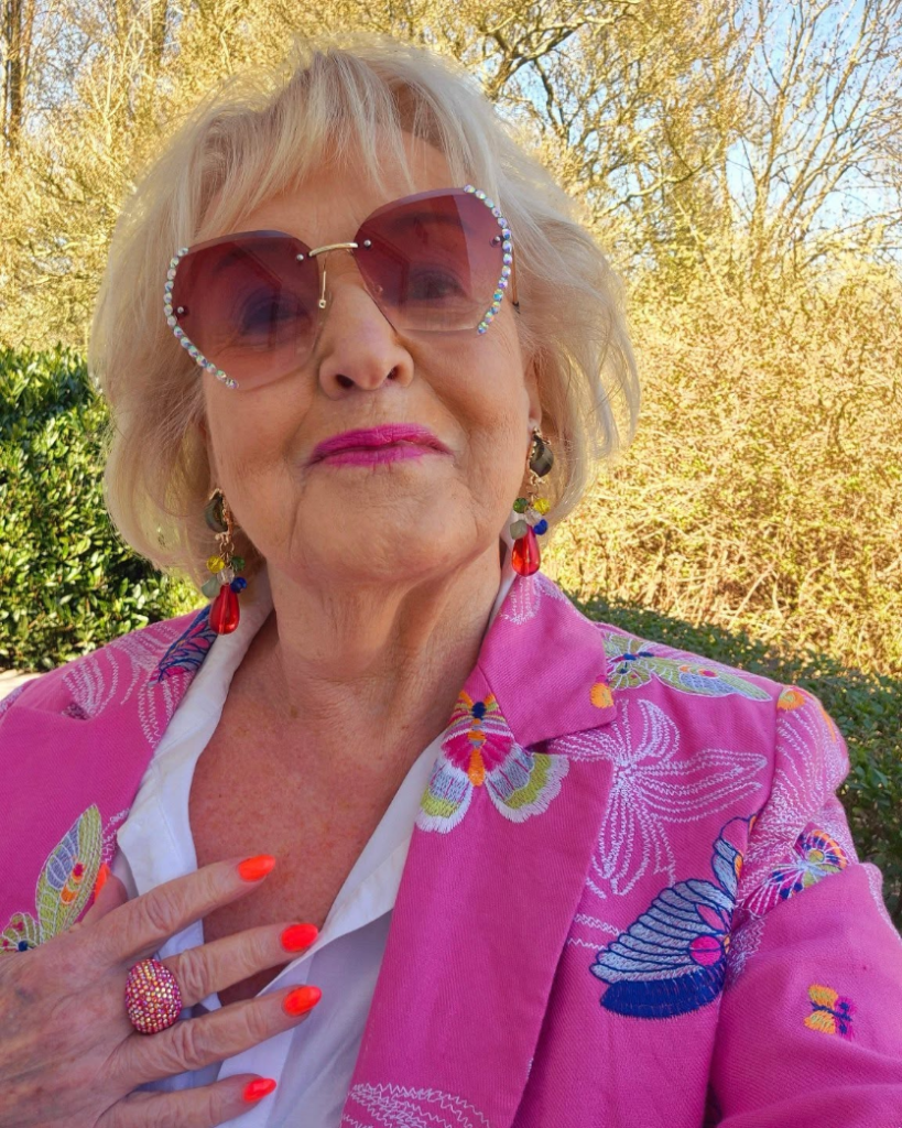 15 Shoulder-Skimming Styles That Move With You