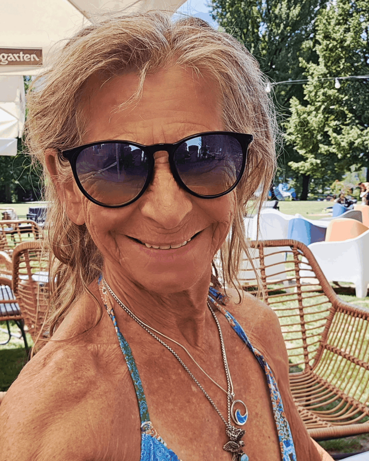 15 Beach Hairstyles That Stay Gorgeous All Day