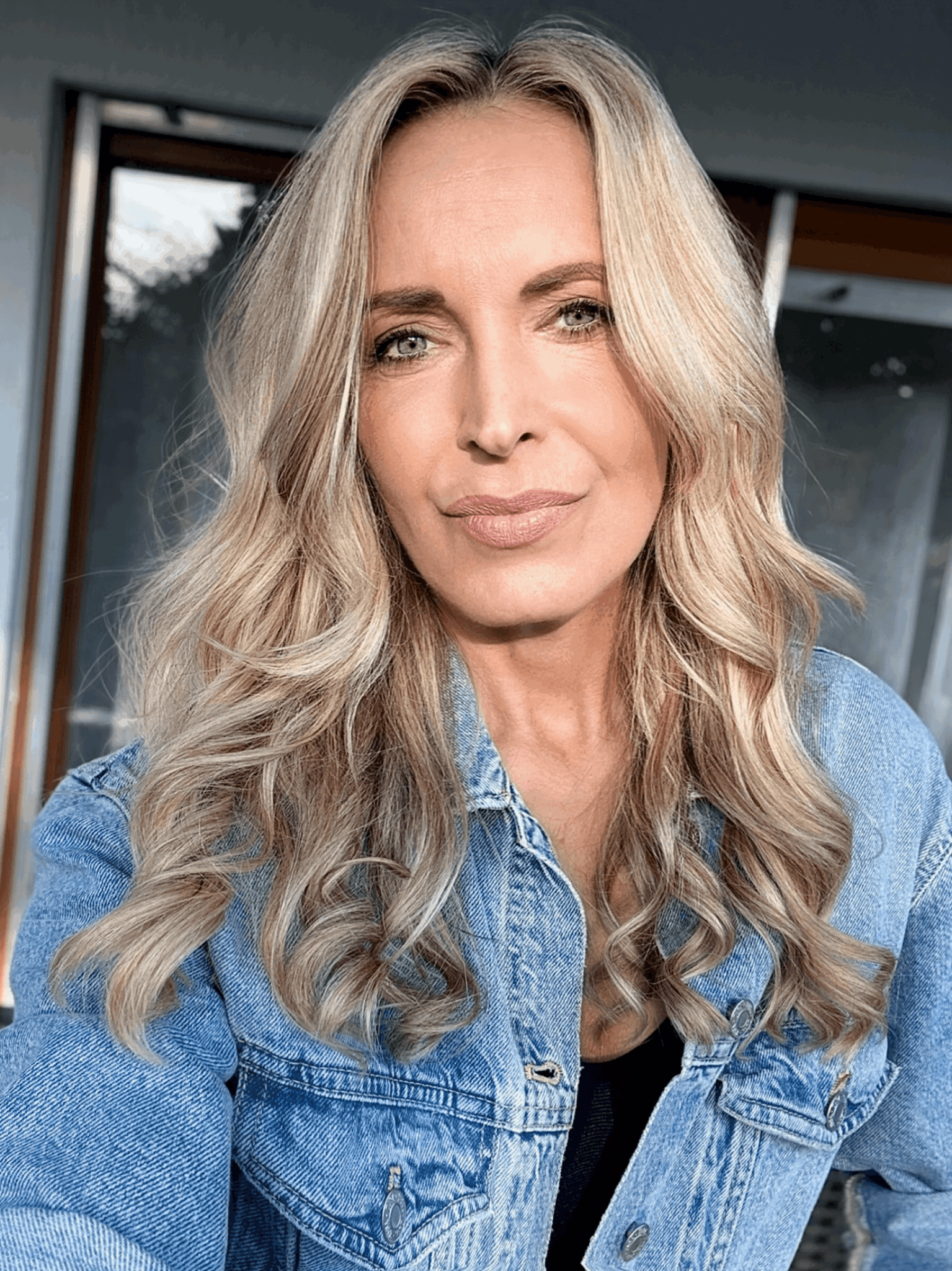 15 Hair-Down Hairstyles That Look Effortlessly Chic